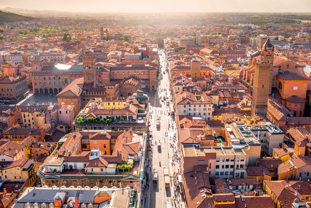 Living in Italy in 2026: Pros, Cons & Living Standards Explained